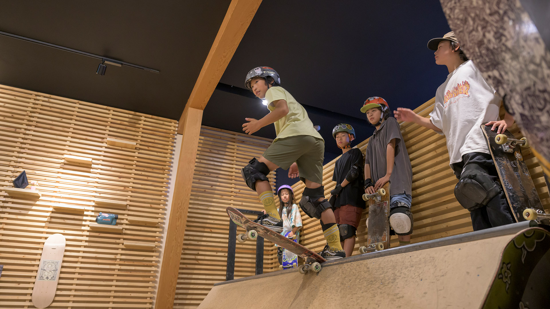 Skateboarding Lessons in Niseko | Rhythm